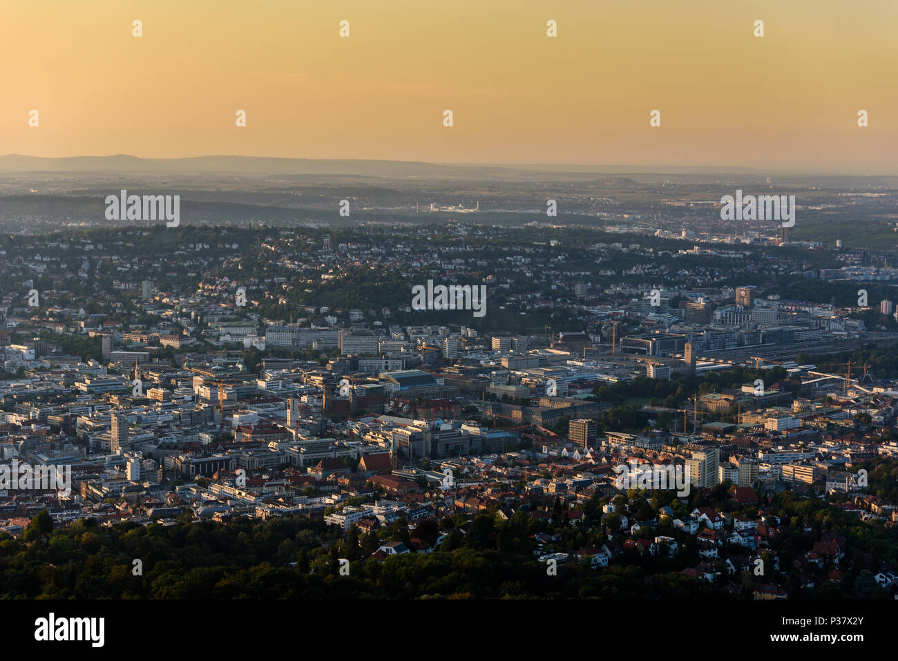 Schlossplatz stuttgart luftbild -Fotos und -Bildmaterial in hoher ...