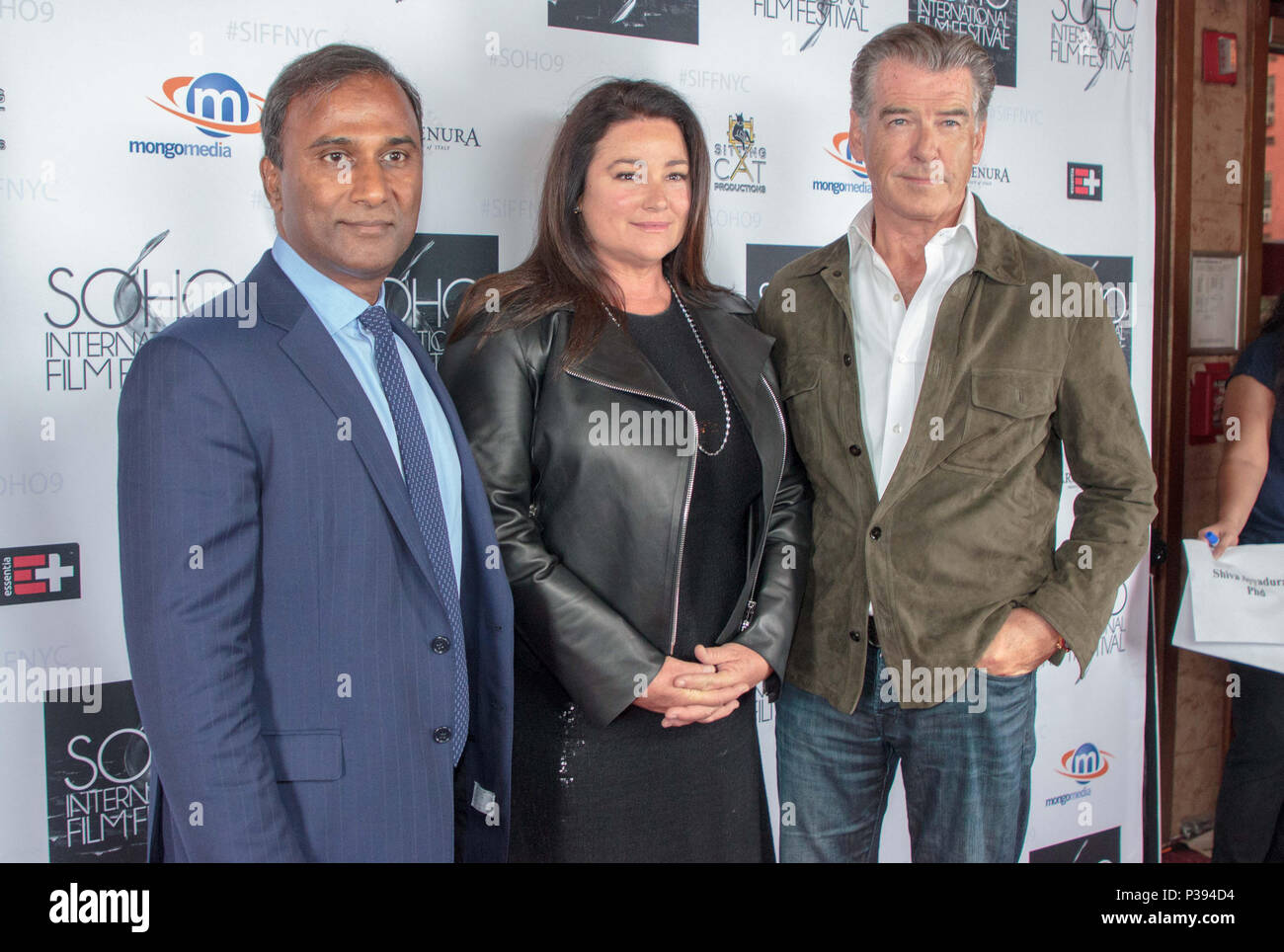 Pierce brosnan und keely shaye smith -Fotos und -Bildmaterial in hoher ...
