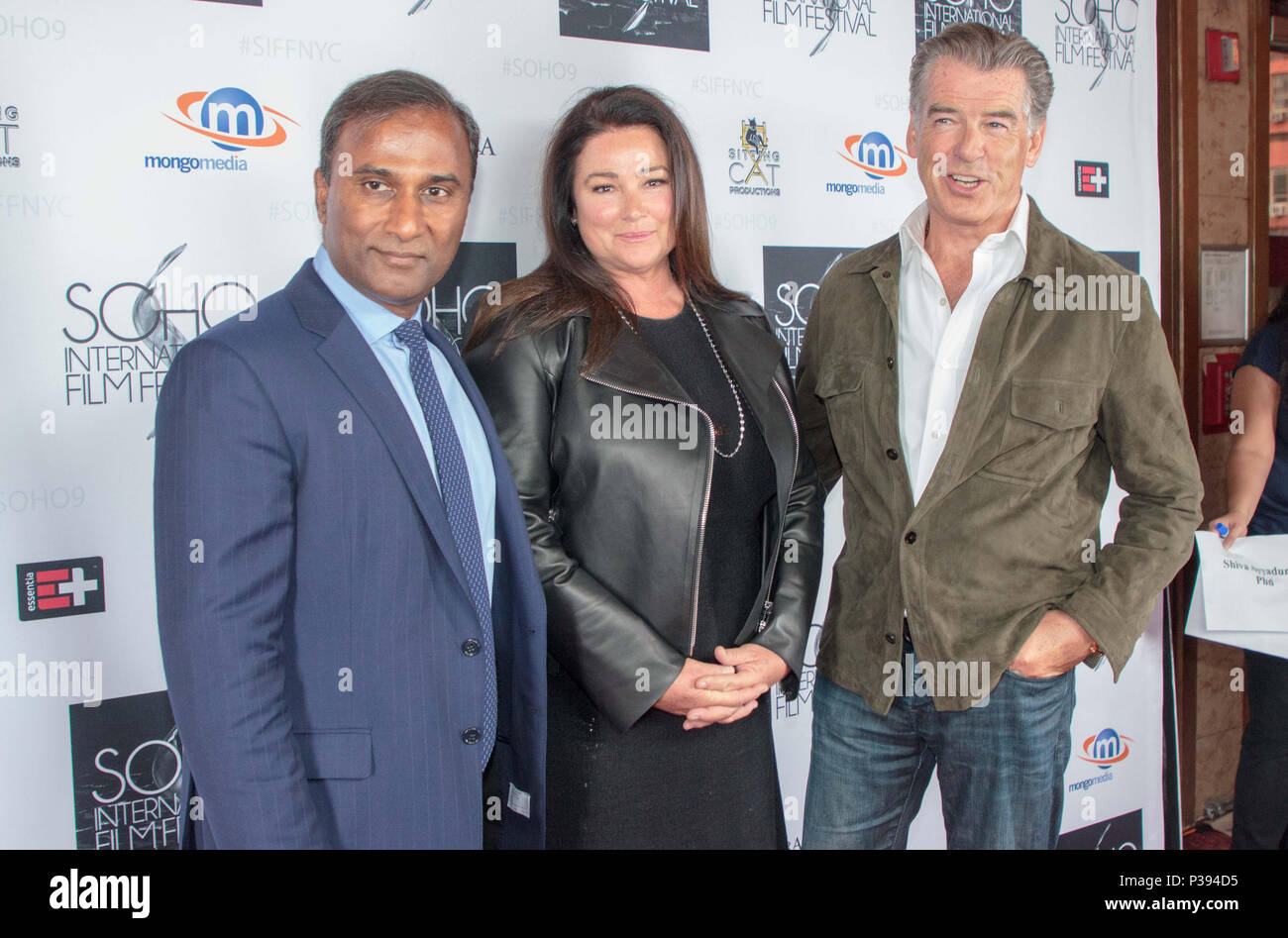 Pierce brosnan und keely shaye smith -Fotos und -Bildmaterial in hoher ...