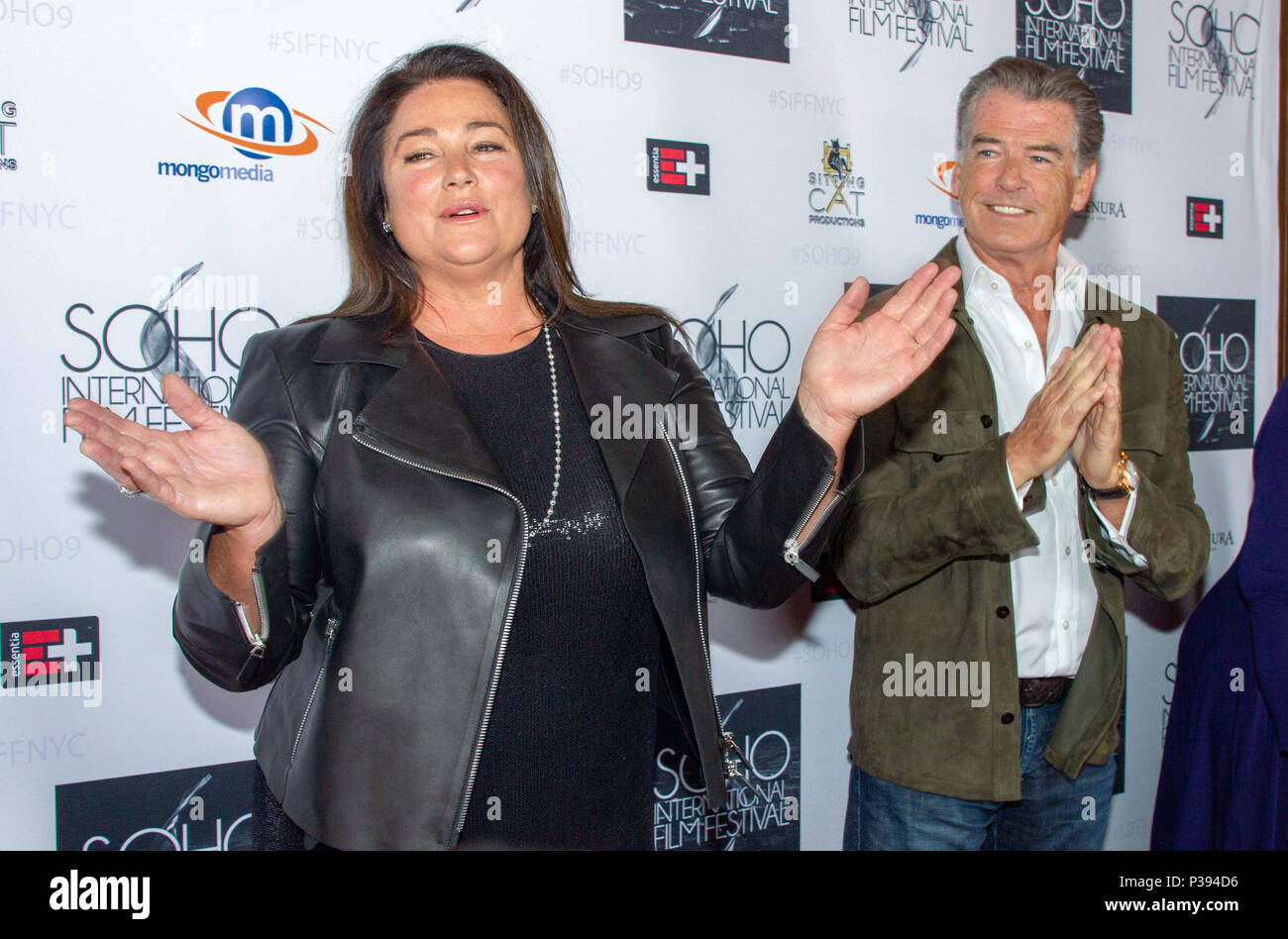 Pierce brosnan und keely shaye smith -Fotos und -Bildmaterial in hoher ...