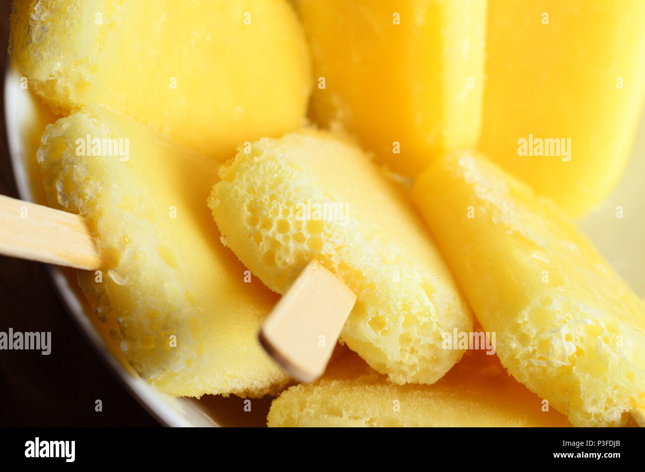 Umgekehrte ananas -Fotos und -Bildmaterial in hoher Auflösung – Alamy