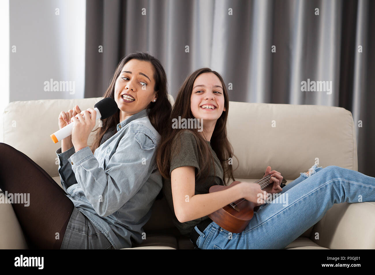 Eine tolle zeit mit freunden haben -Fotos und -Bildmaterial in hoher ...