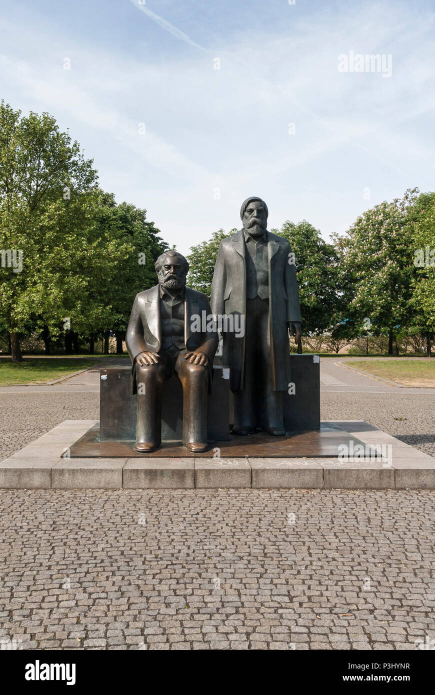 Karl Marx Statue Berlin Germany Stockfotos und -bilder Kaufen - Alamy