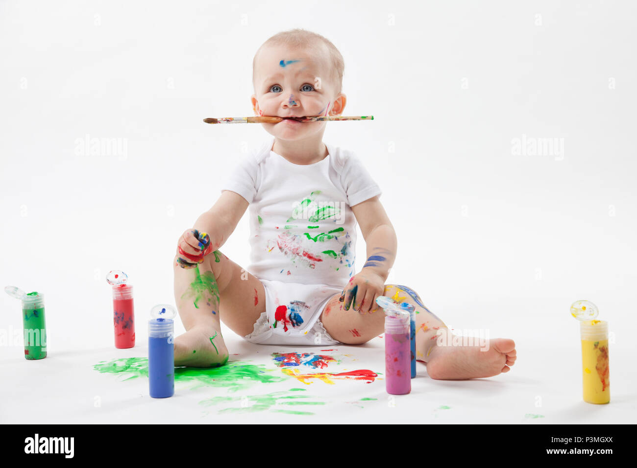 Baby in der schule -Fotos und -Bildmaterial in hoher Auflösung – Alamy