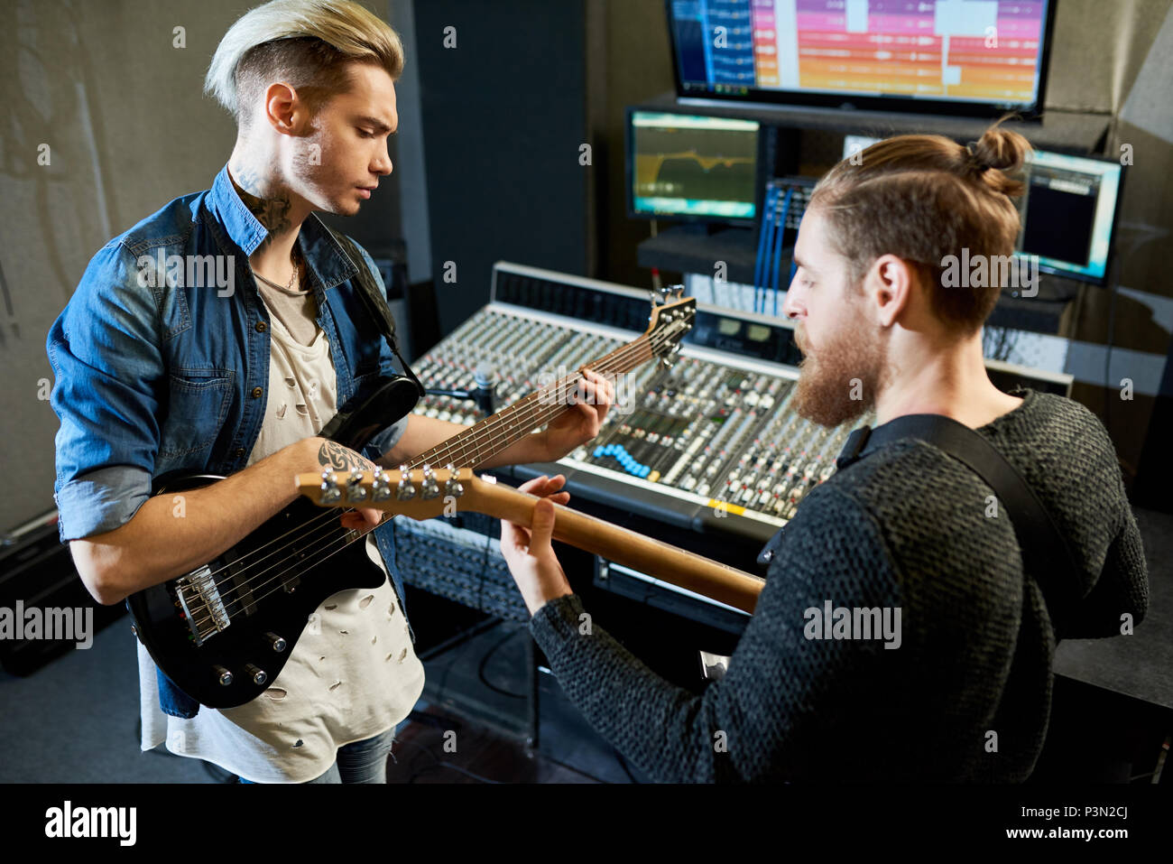 Mannschaftslied -Fotos und -Bildmaterial in hoher Auflösung – Alamy