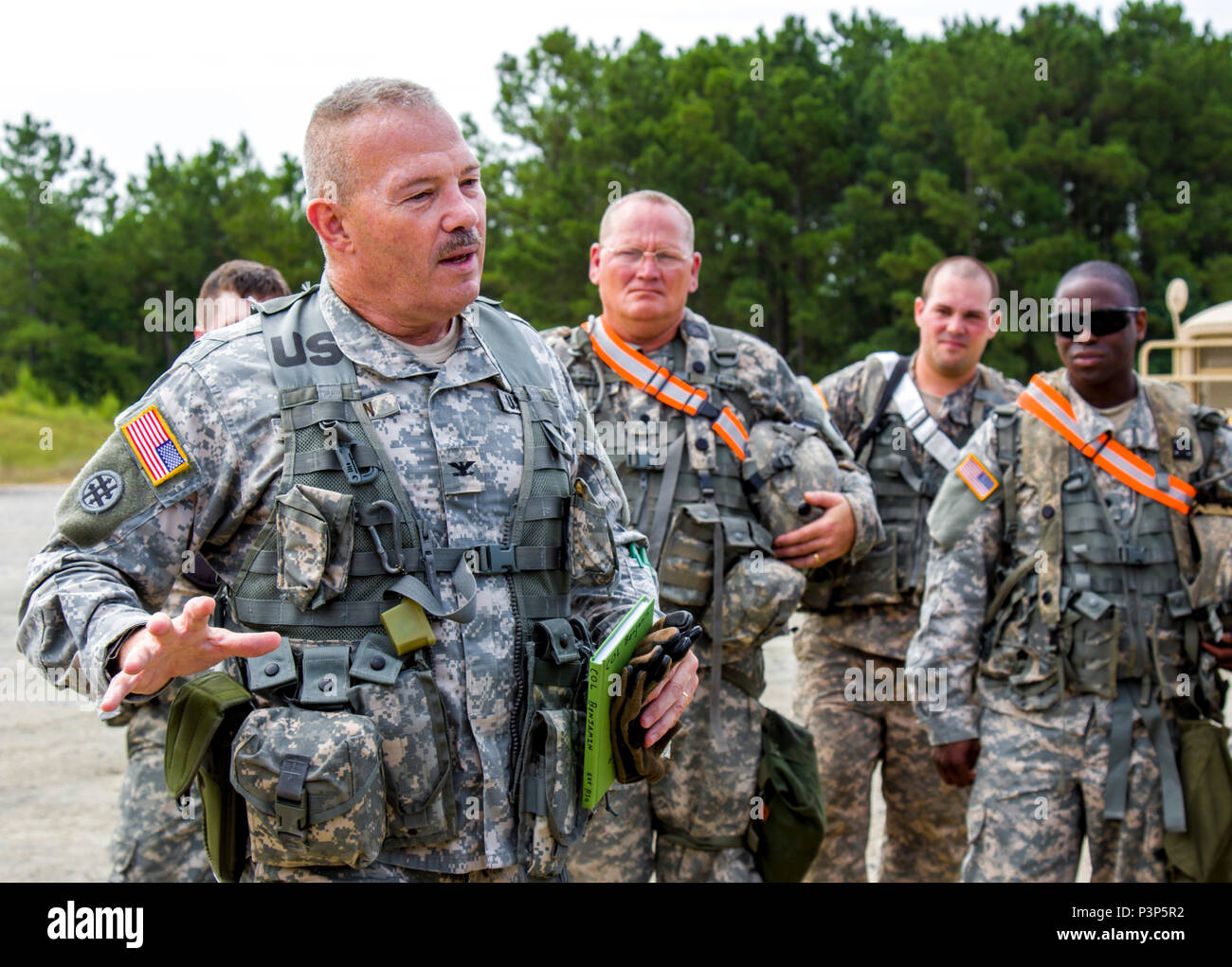 U.S. Army Reserve Oberst Robert Benjamin, der Kommandant der 655th ...