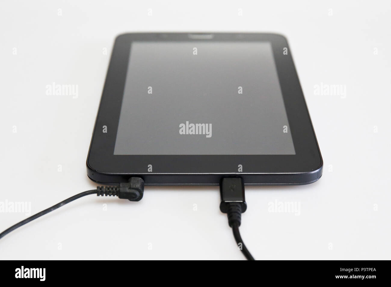 SÃO PAULO, SP - 21.03.2016: TABLET-Tablet com Marca descaracterizada de ...