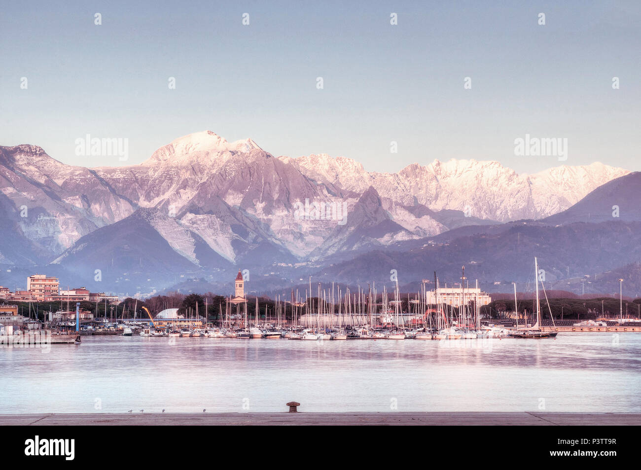 Marina Di Carrara Strand Stockfotos und -bilder Kaufen - Alamy