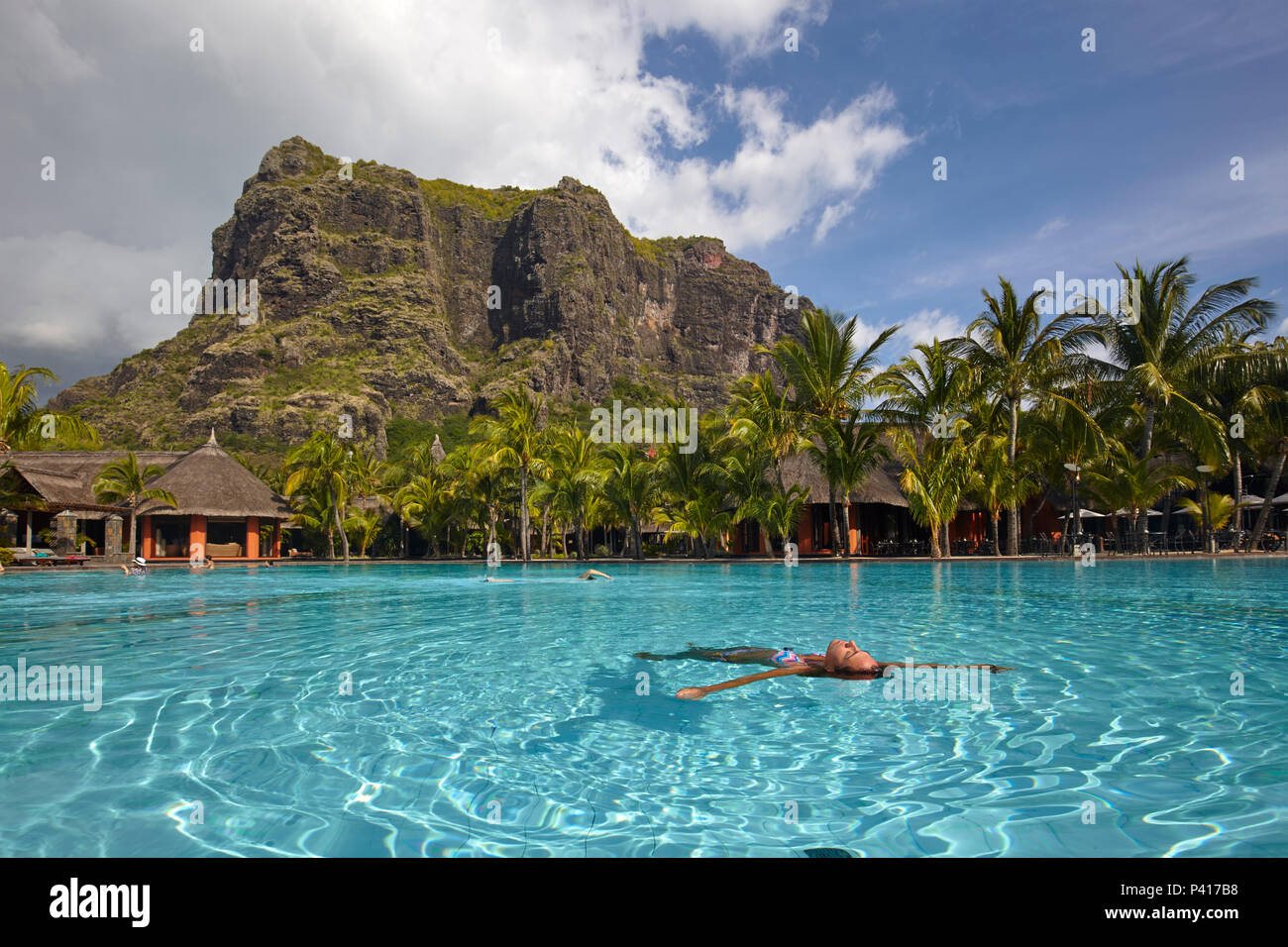 Schwimmbad in den felsen -Fotos und -Bildmaterial in hoher Auflösung ...