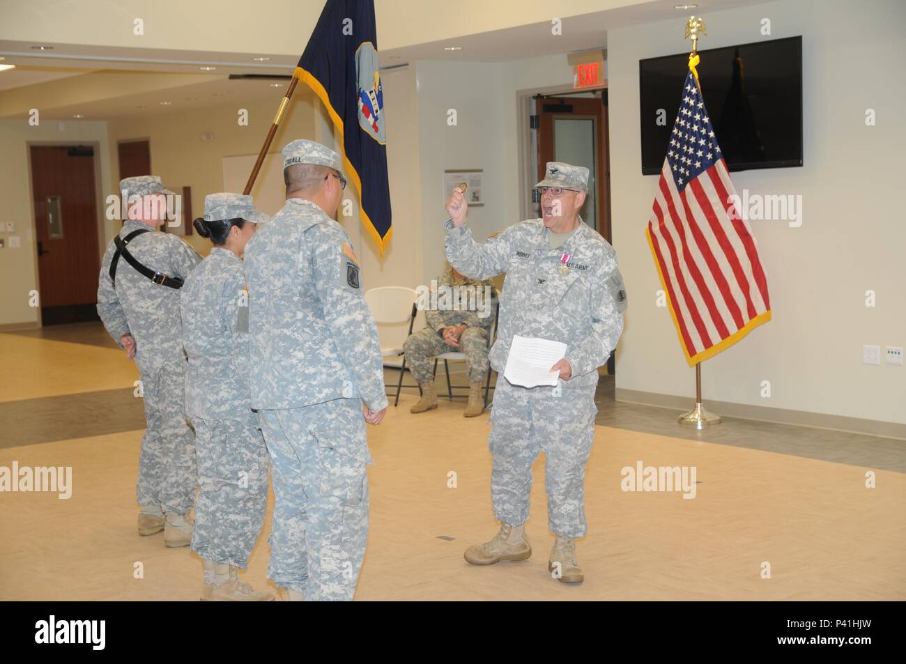 06/04/16 - US Army Oberst David Werner, out-going Commander ...
