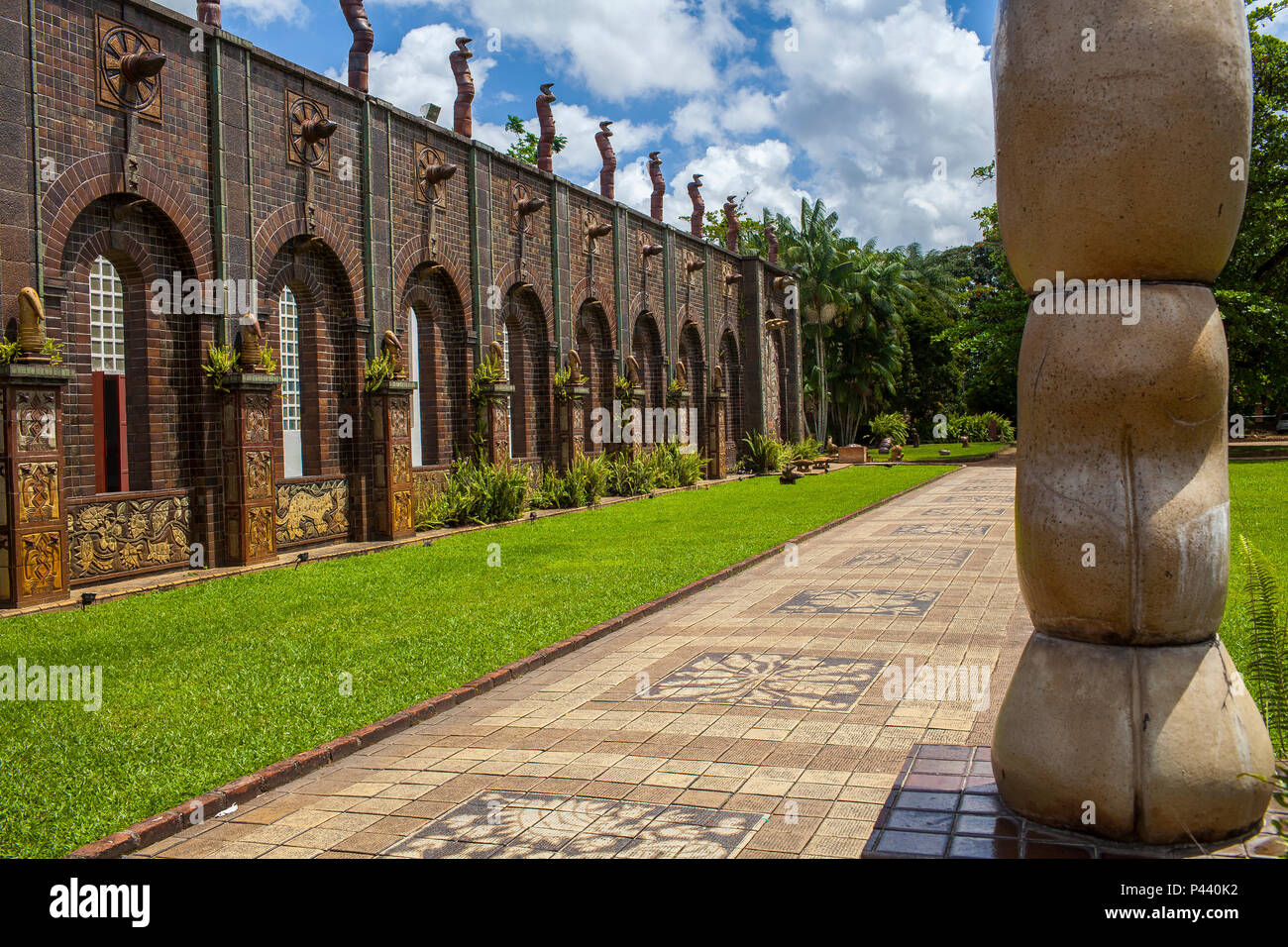 Maior escultor Vivo do Brasil, o pernambucano Francisco Brennand tem ...