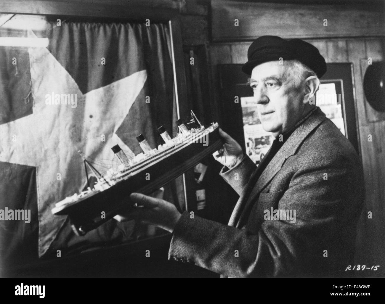 Original Film Titel: Die TITANIC HEBEN. Englischer Titel: Die TITANIC ...