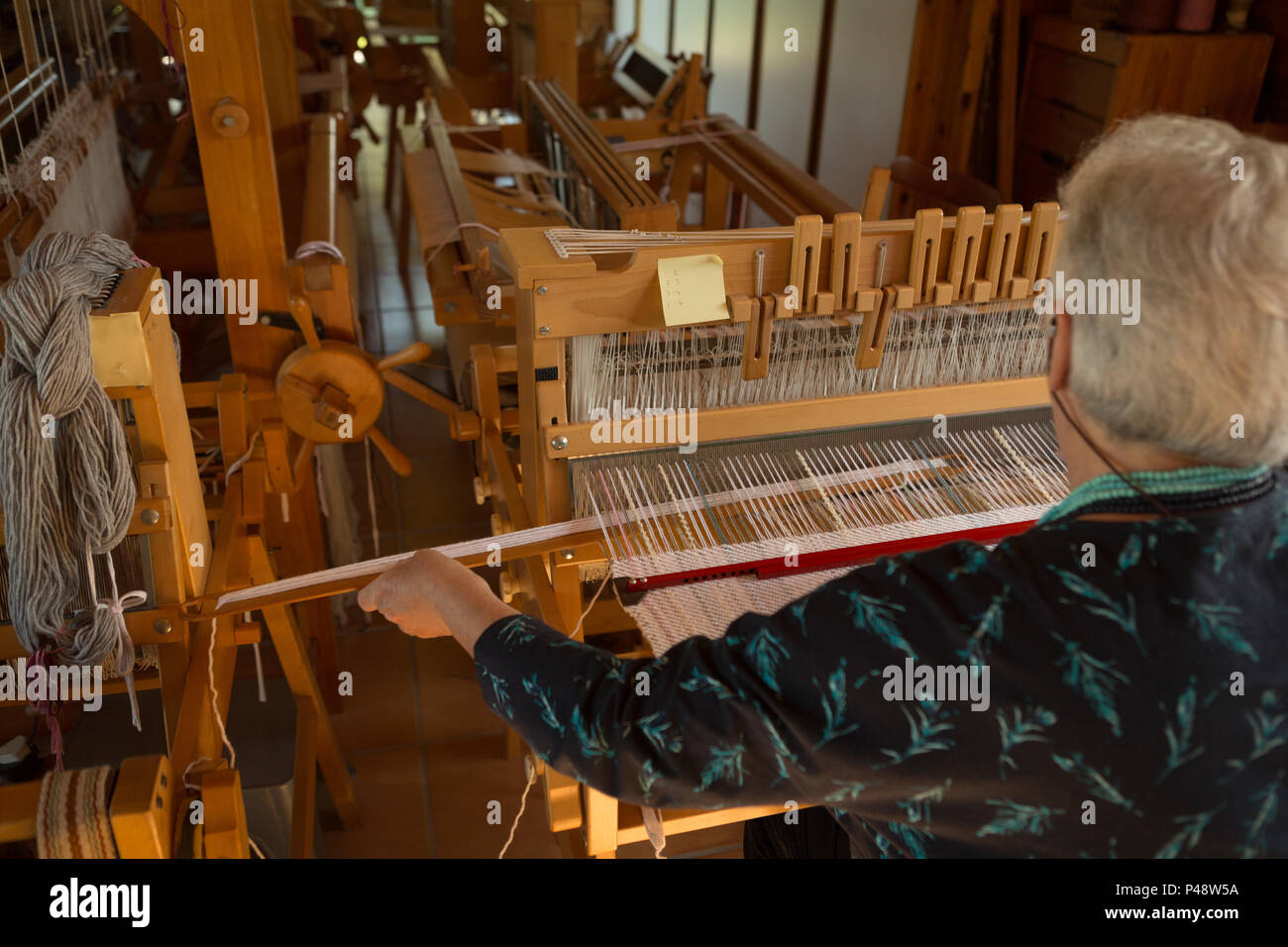 Traditionelle seidenherstellung -Fotos und -Bildmaterial in hoher ...