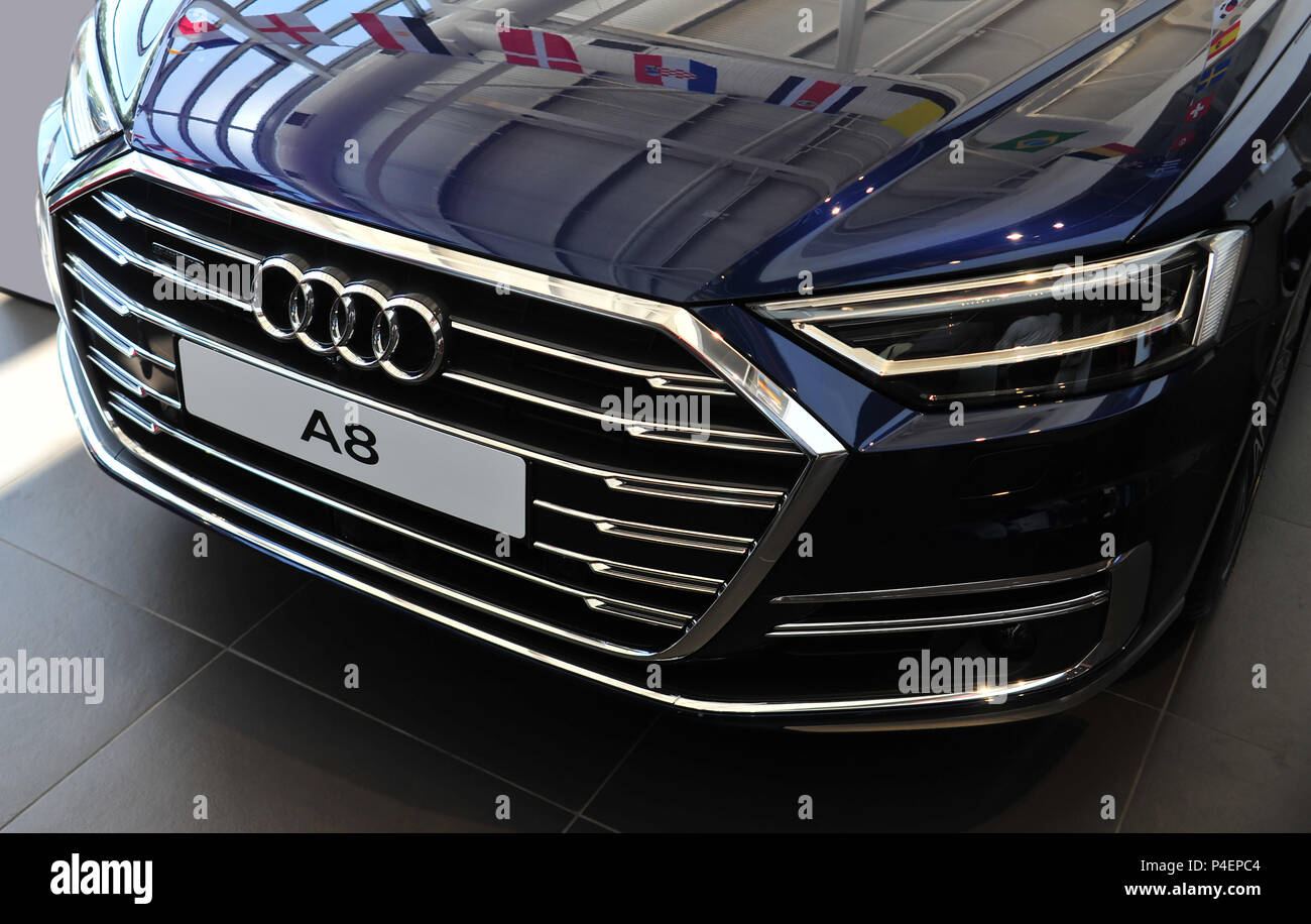 Auto Vorderansicht Stockfotos und -bilder Kaufen - Alamy