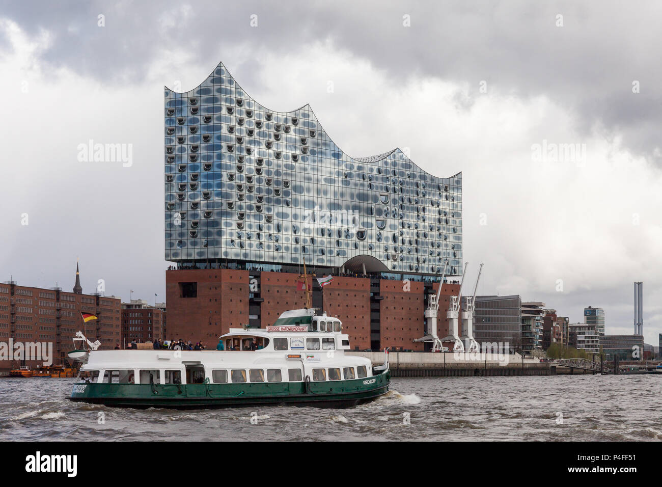 Hamburg, Deutschland, Elbphilharmonie in der HafenCity im Hamburger ...