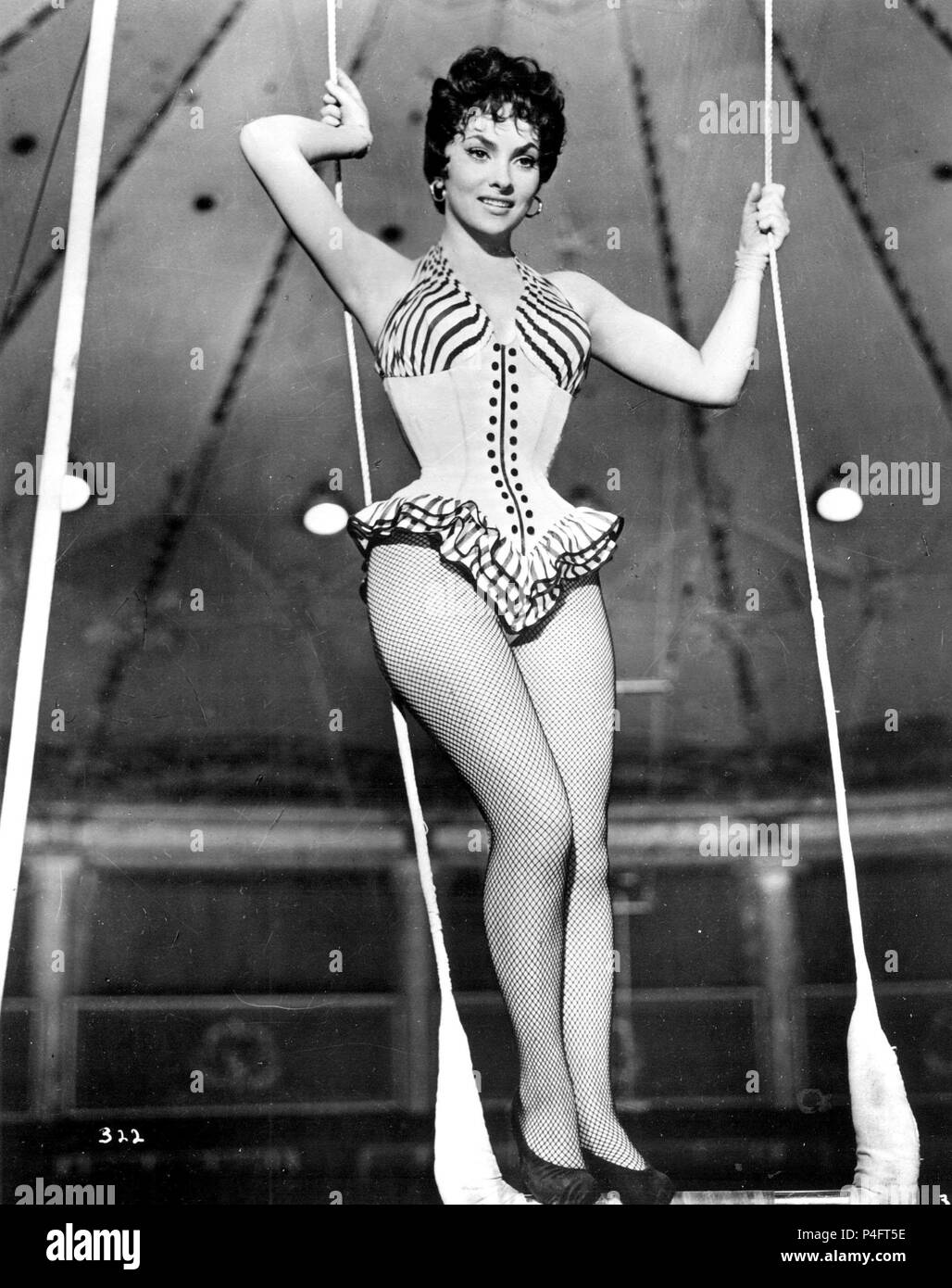 Gina lollobrigida trapeze 1956 -Fotos und -Bildmaterial in hoher Auflösung – Alamy