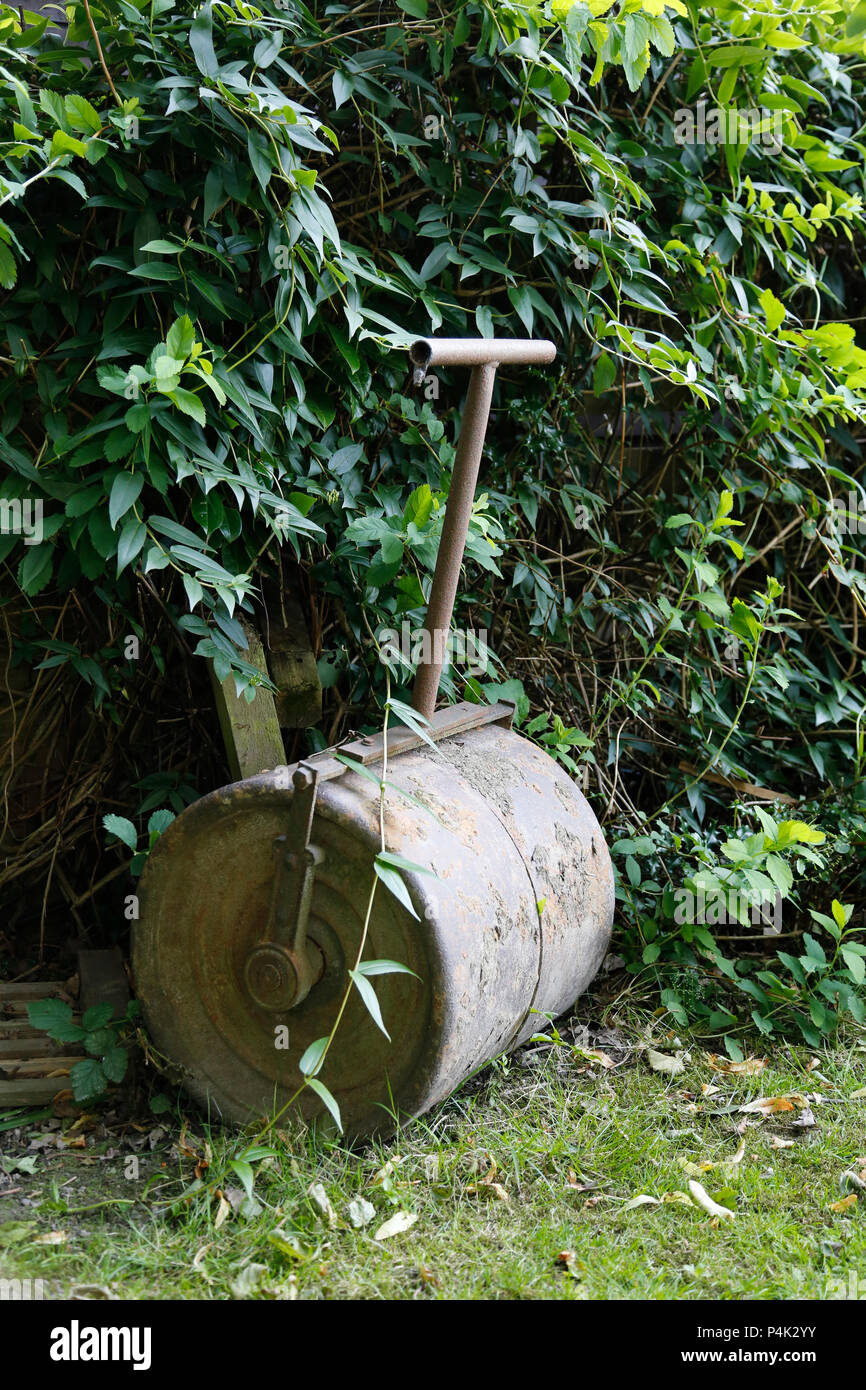 Drag roller -Fotos und -Bildmaterial in hoher Auflösung – Alamy