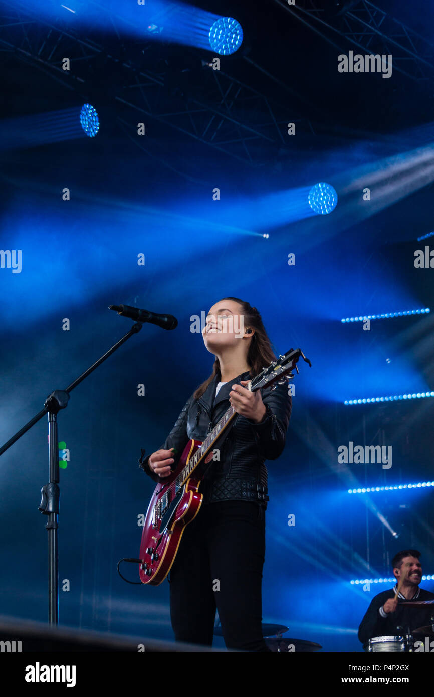 Musikerin lotte -Fotos und -Bildmaterial in hoher Auflösung – Alamy
