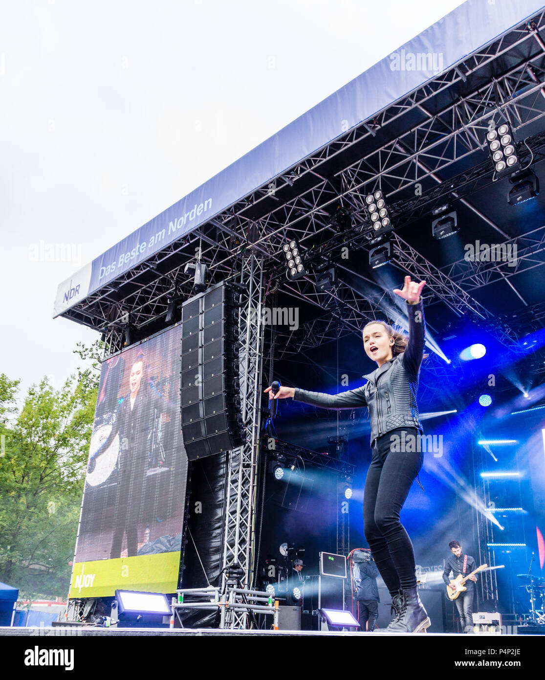 Musikerin lotte -Fotos und -Bildmaterial in hoher Auflösung – Alamy