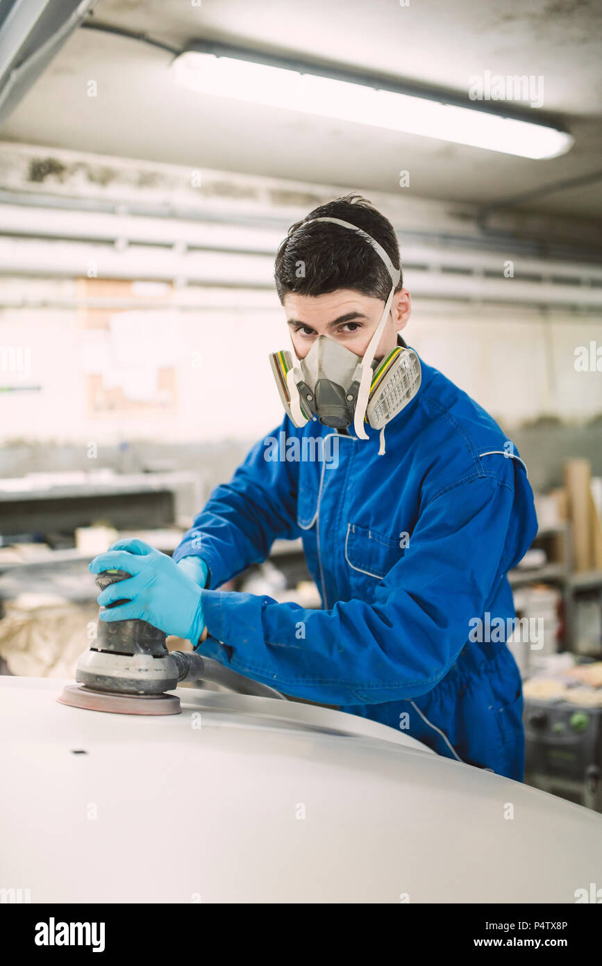 Ein auto polieren -Fotos und -Bildmaterial in hoher Auflösung – Alamy