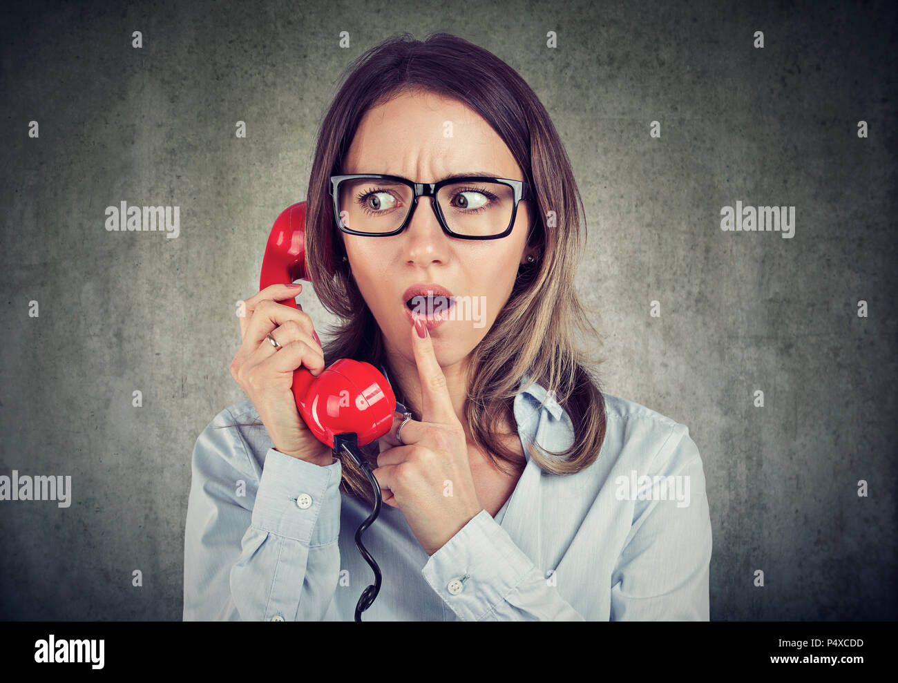 Nervöser ausdruck -Fotos und -Bildmaterial in hoher Auflösung – Alamy