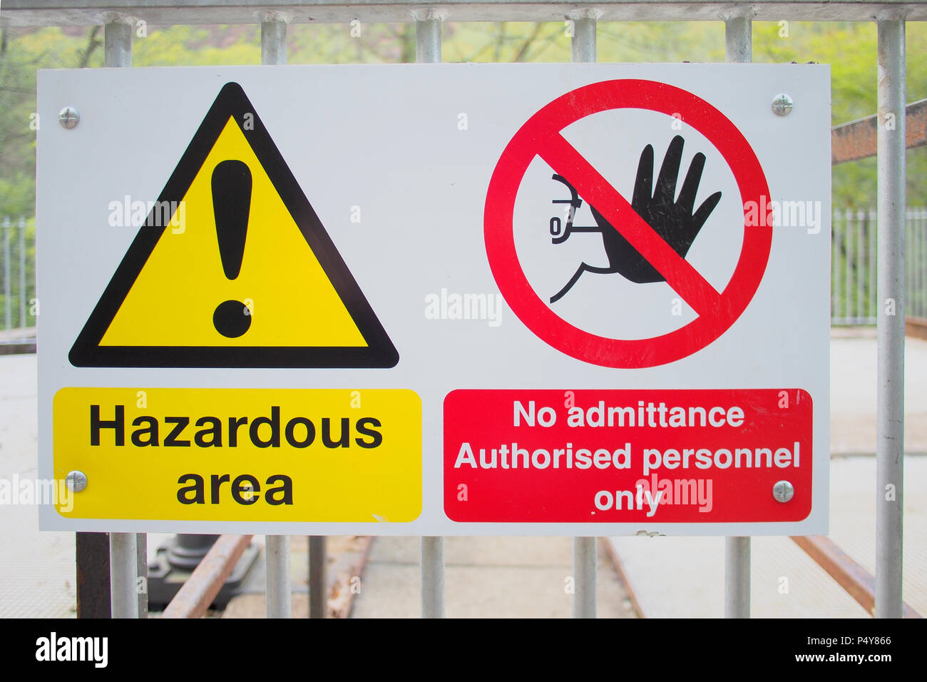 Hazardous area sign -Fotos und -Bildmaterial in hoher Auflösung – Alamy