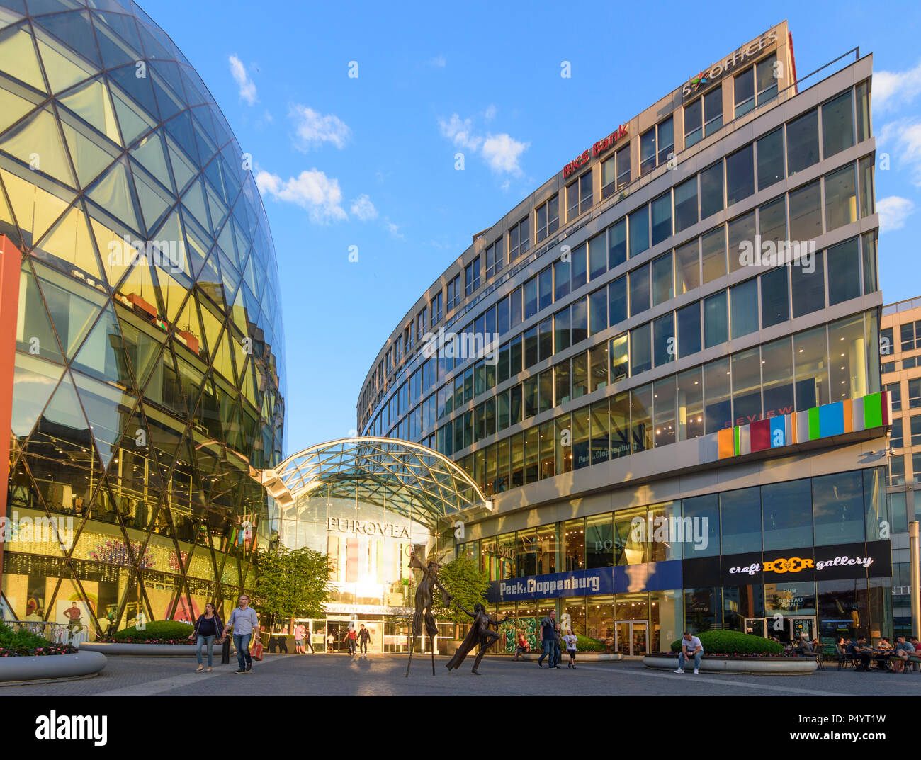 Bratislava eurovea -Fotos und -Bildmaterial in hoher Auflösung – Alamy Bratislava eurovea -Fotos und -Bildmaterial in hoher Auflösung – Alamy