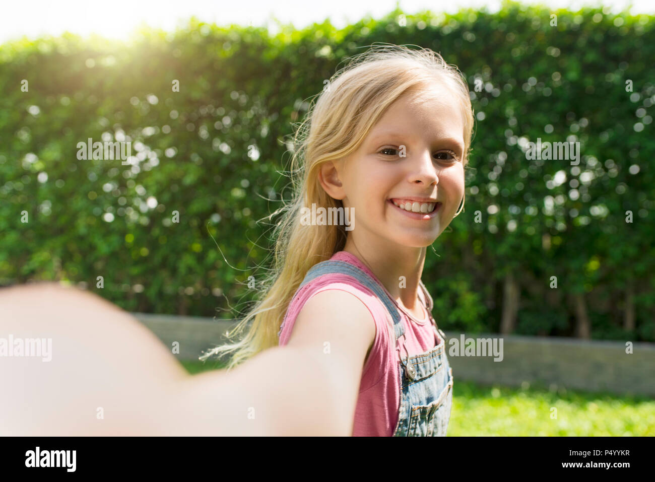 Blonde girl -Fotos und -Bildmaterial in hoher Auflösung – Alamy