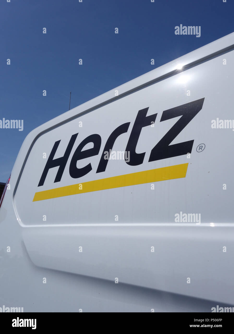 Hertz shuttle -Fotos und -Bildmaterial in hoher Auflösung – Alamy