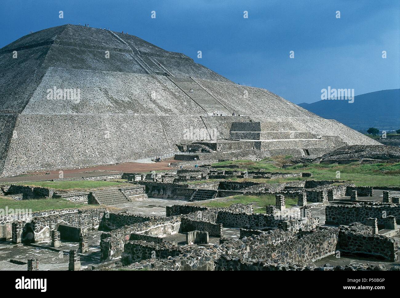 Piramide del sol en teotihuacan -Fotos und -Bildmaterial in hoher ...