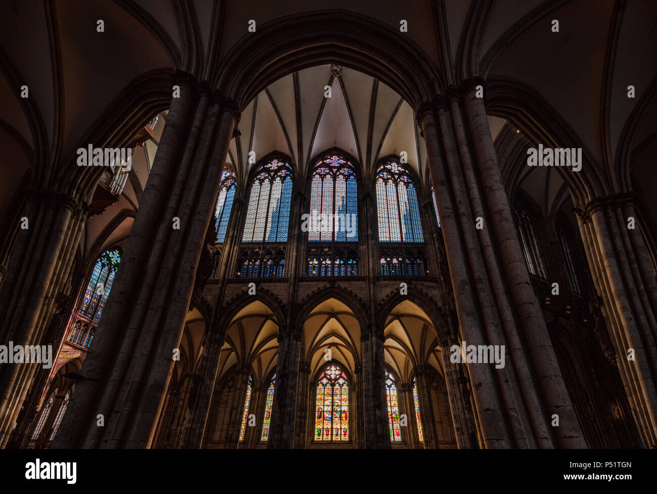 Innenansicht der Kathedrale Kirche St. Peter in Köln, Deutschland ...