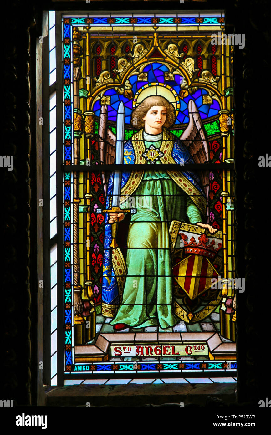 Engel mit einem schwert -Fotos und -Bildmaterial in hoher Auflösung – Alamy