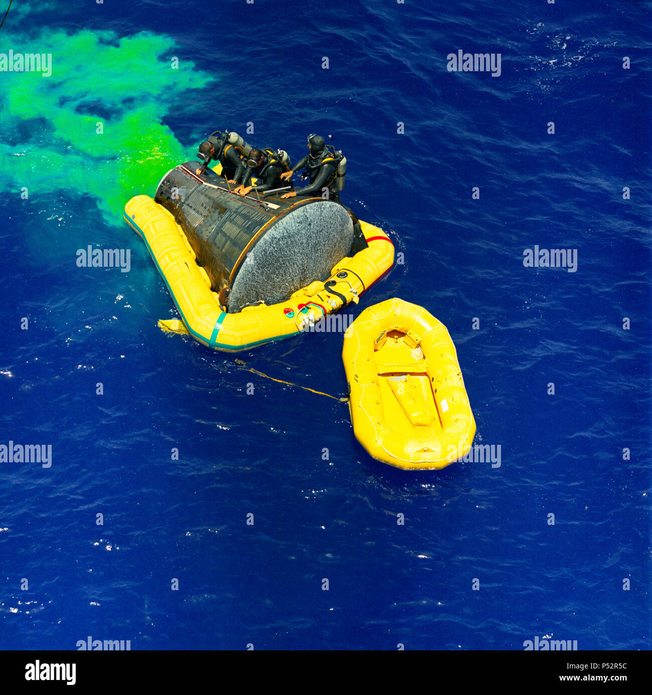Die United States Navy frogman Team beteiligt sich an der ...