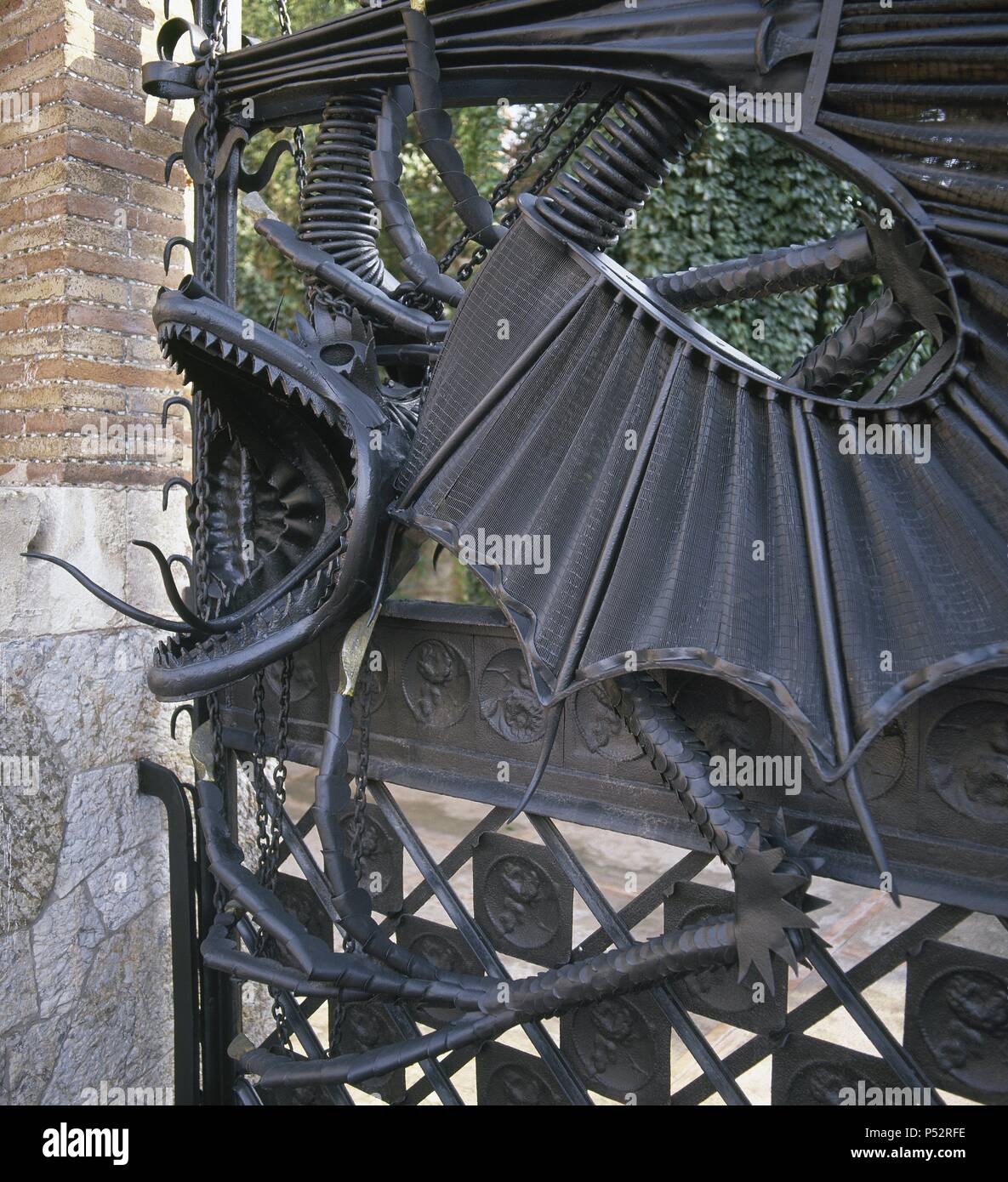 ARTE S. XIX. MODERNISMO. GAUDI, Antoni (Reus, 1852 - Barcelona, 1926 ...