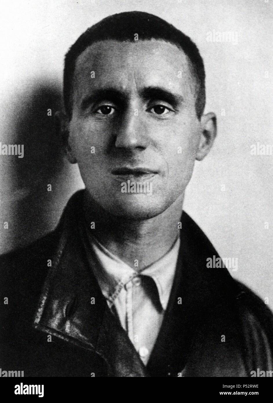 Bertold brecht 1898 1956 -Fotos und -Bildmaterial in hoher Auflösung – Alamy