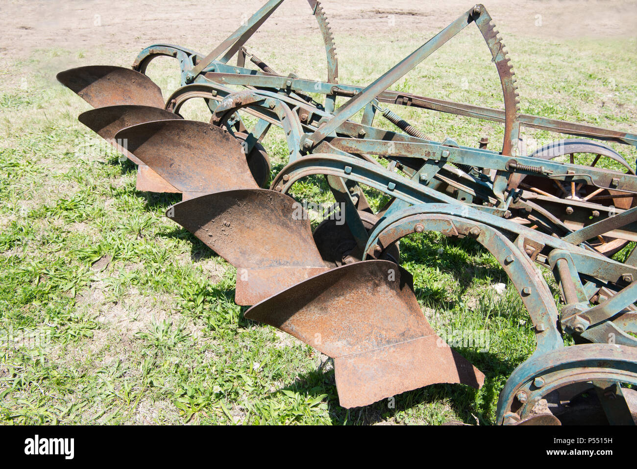 Pflug boden -Fotos und -Bildmaterial in hoher Auflösung – Alamy