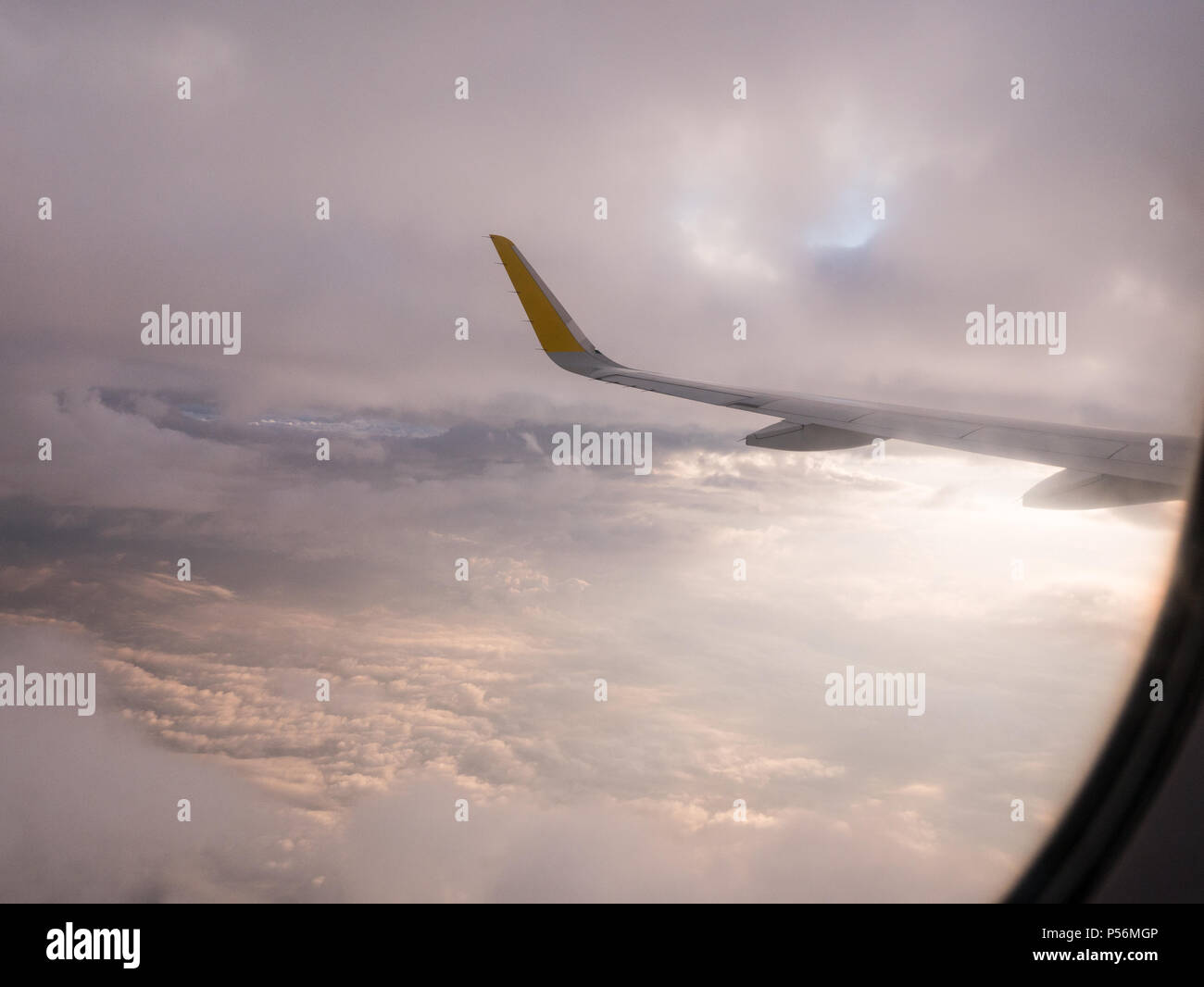 Flugzeug bullauge -Fotos und -Bildmaterial in hoher Auflösung – Alamy