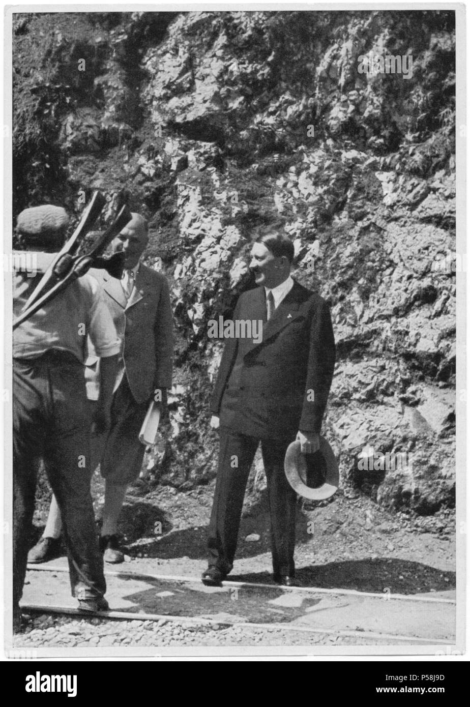 Adolf Hitler an der Baustelle für neue Alpine Road, Deutschland, 1935 ...