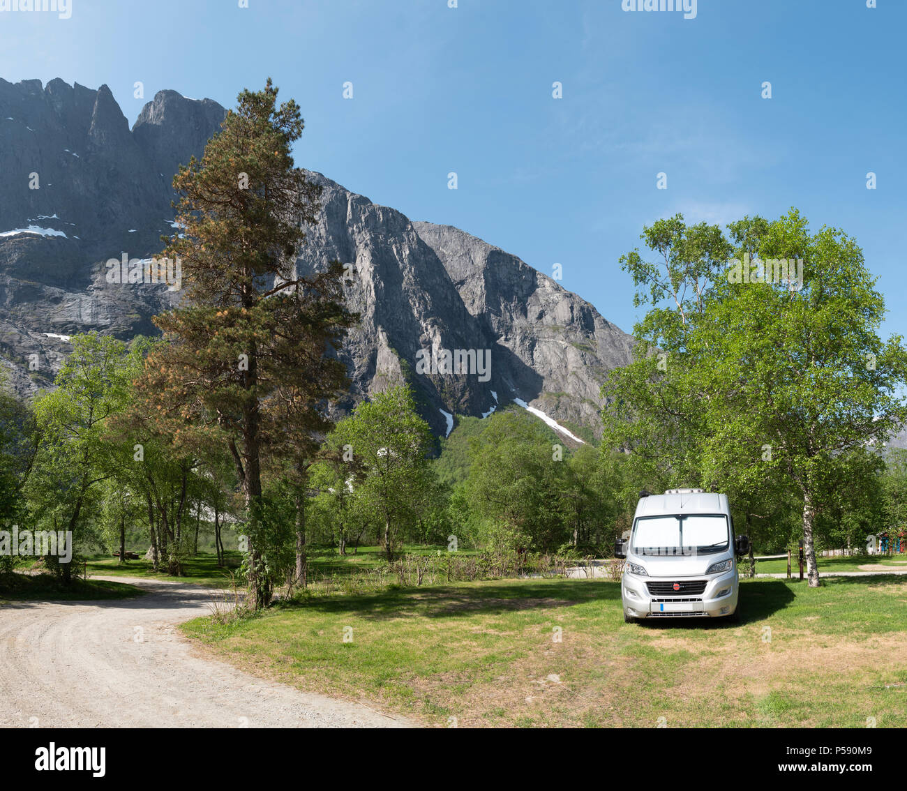 Nacht norwegen -Fotos und -Bildmaterial in hoher Auflösung - Seite 2 ...