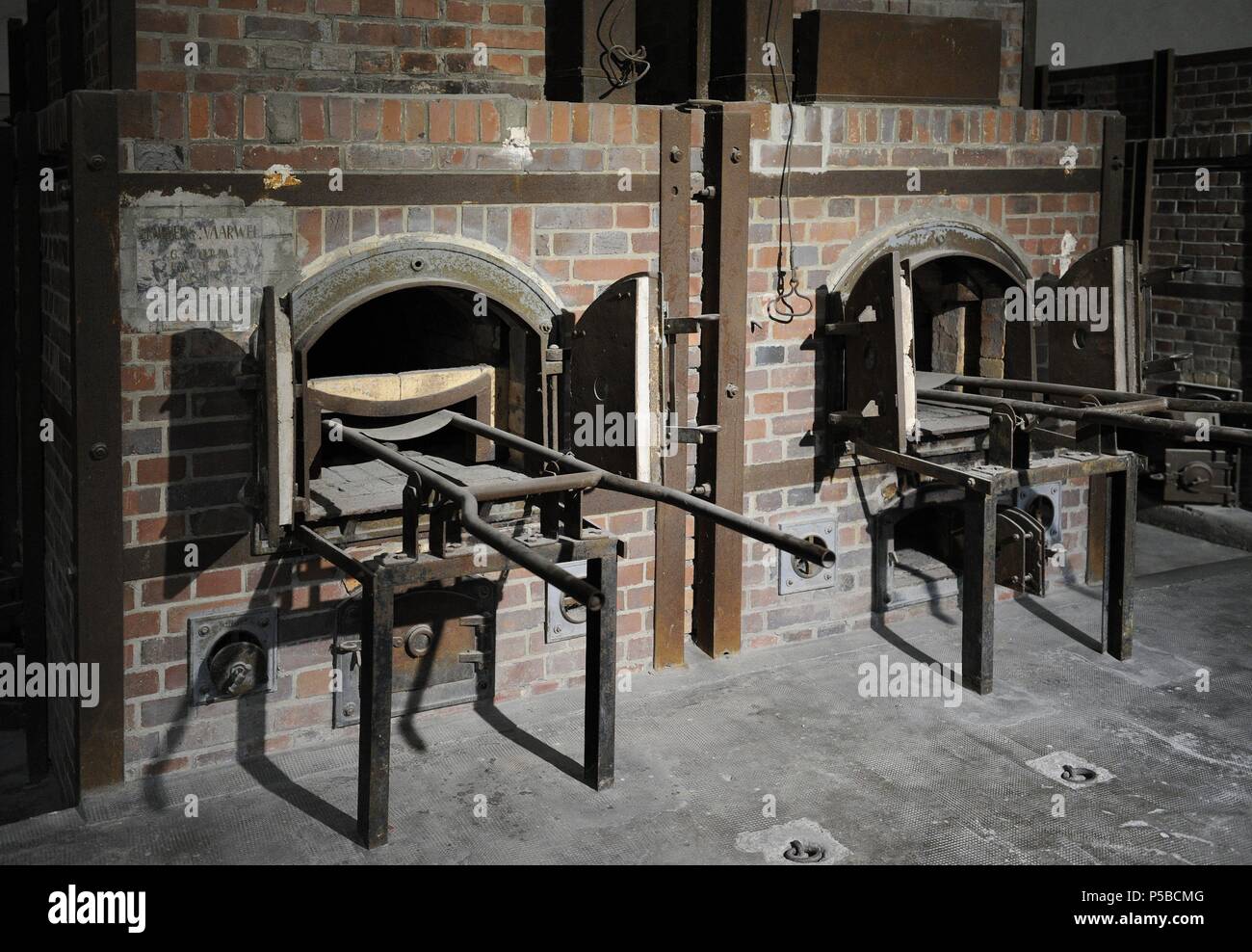 Dachau concentration camp museum building -Fotos und -Bildmaterial in ...