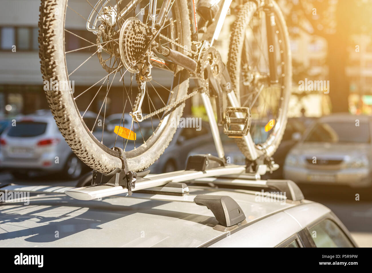 Auto fahrradträger -Fotos und -Bildmaterial in hoher Auflösung – Alamy