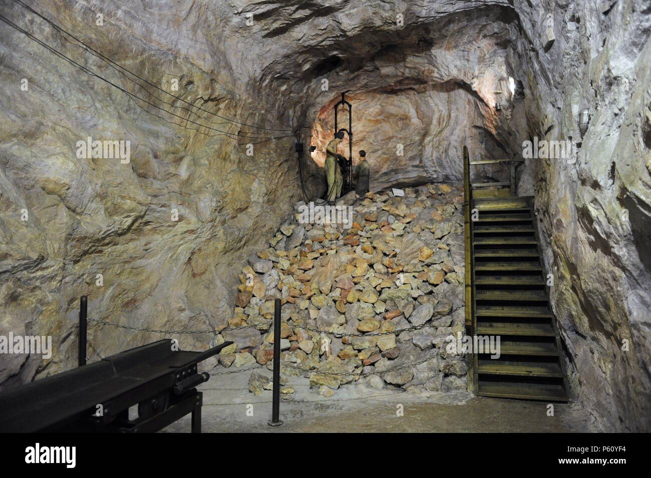 Geschichte. Der Bergbau. Zimmer in einer Kalimine mir arbeiten. 1925 ...