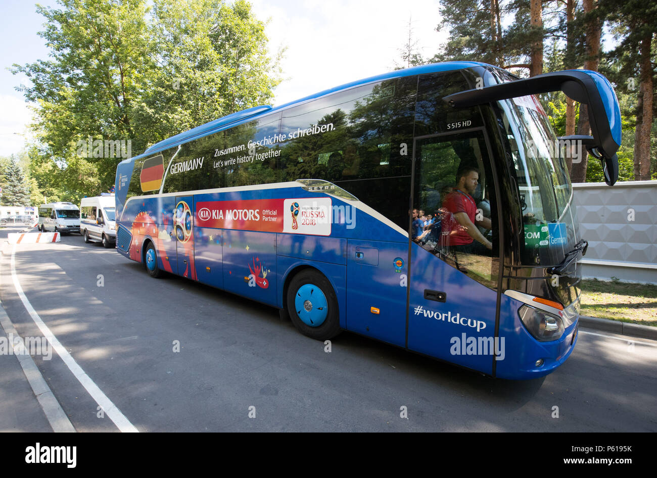 Nationalmannschaft bus -Fotos und -Bildmaterial in hoher Auflösung – Alamy