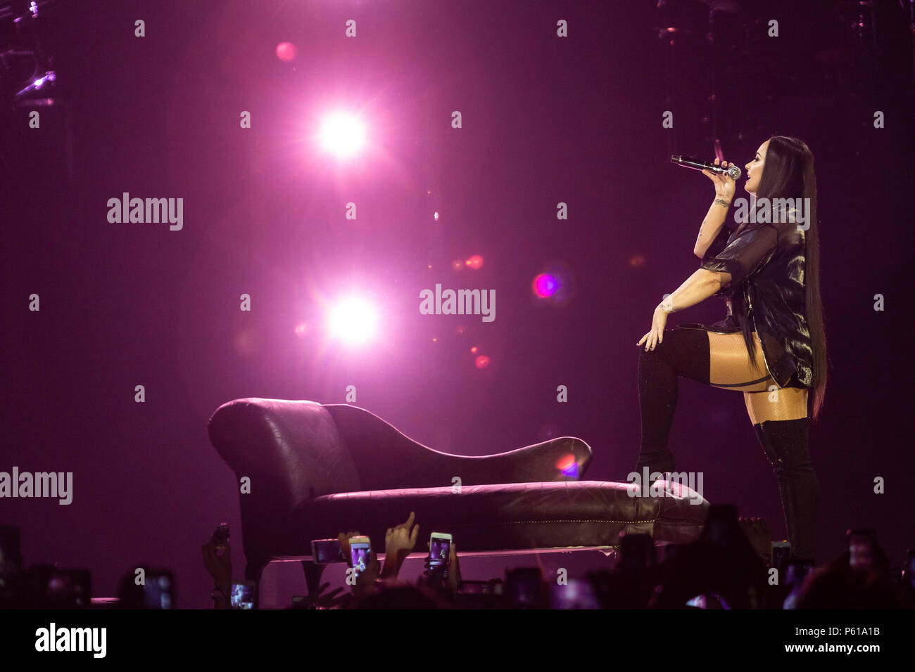 Bologna, Italien, 27. Juni 2018: Demi Lovato führt auf der Bühne zum ...