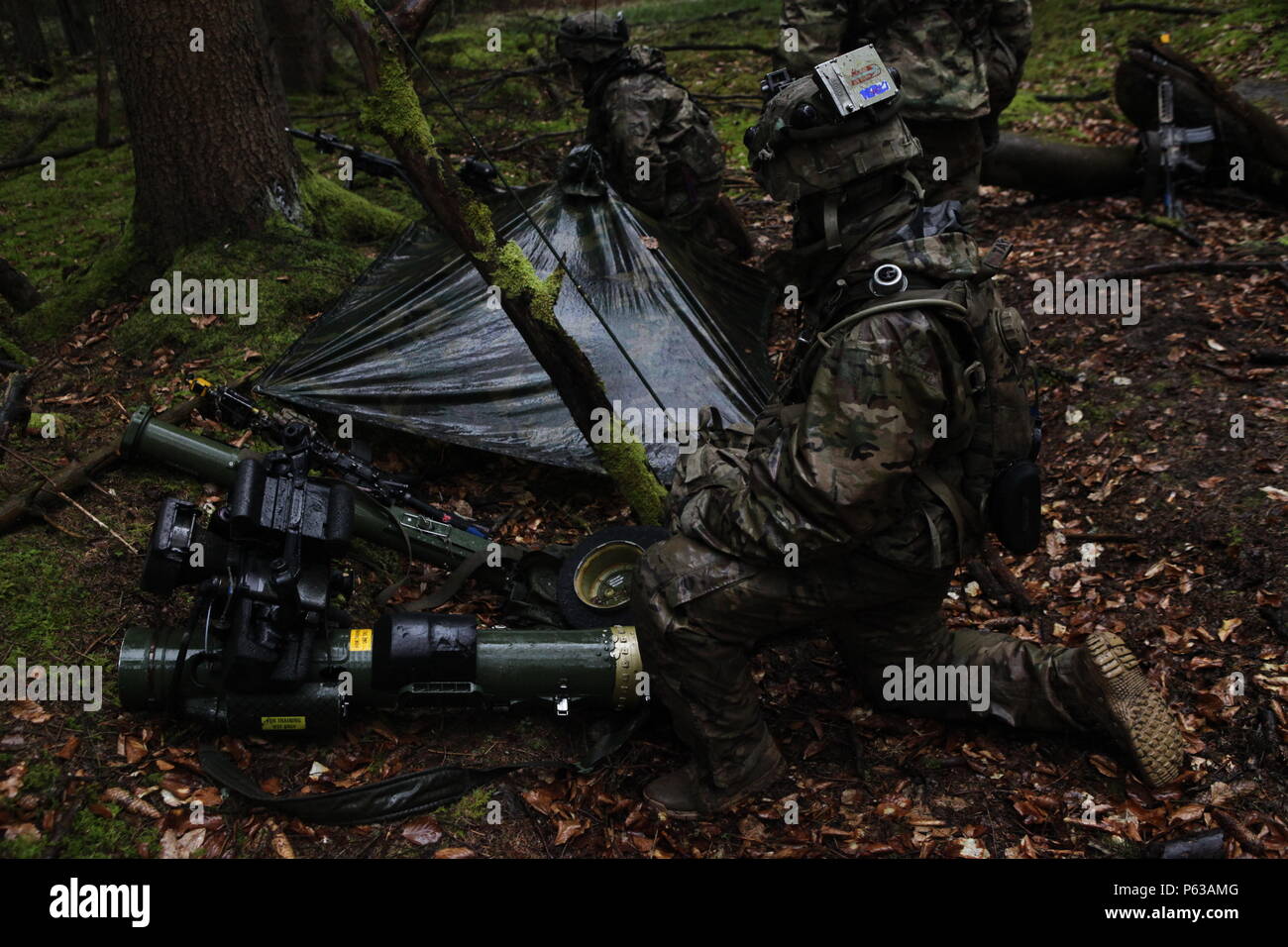 US-Soldaten aus dem 2. Bataillon, 503. Airborne Infanterie-Regiment 173 ...