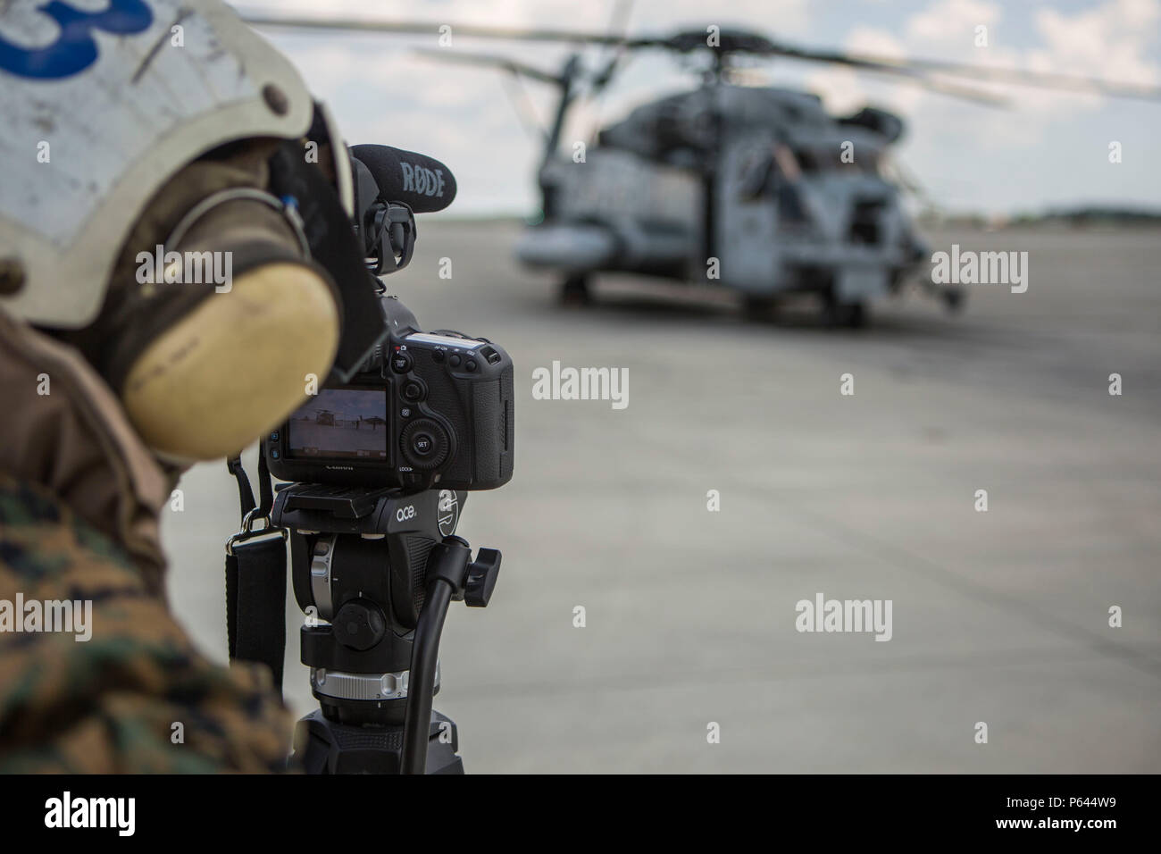 Us Marine Corps Lance Cpl. Daphne Rodriguez, einem Kampf Videofilmer ...