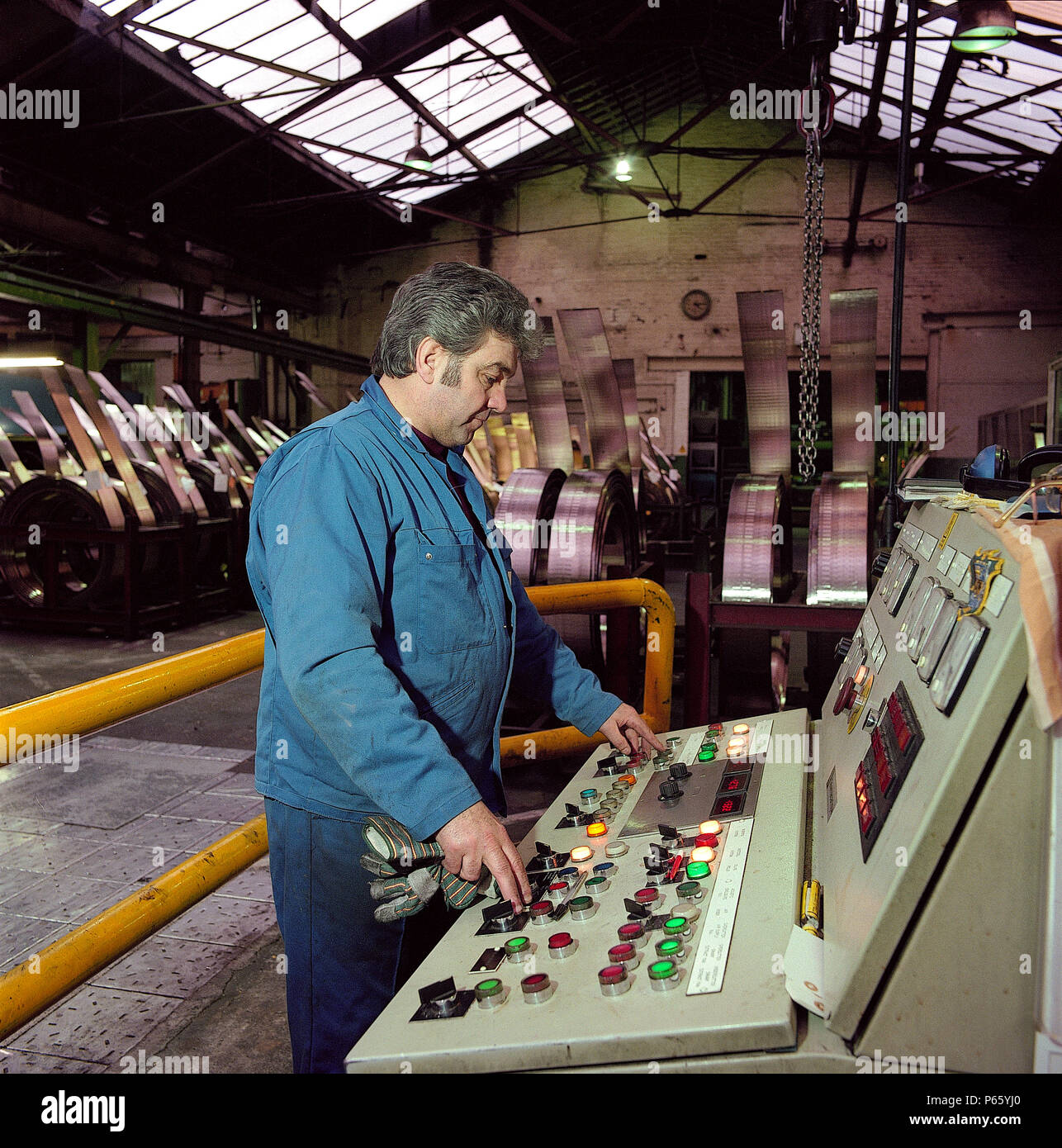 Steel rolling mill -Fotos und -Bildmaterial in hoher Auflösung – Alamy