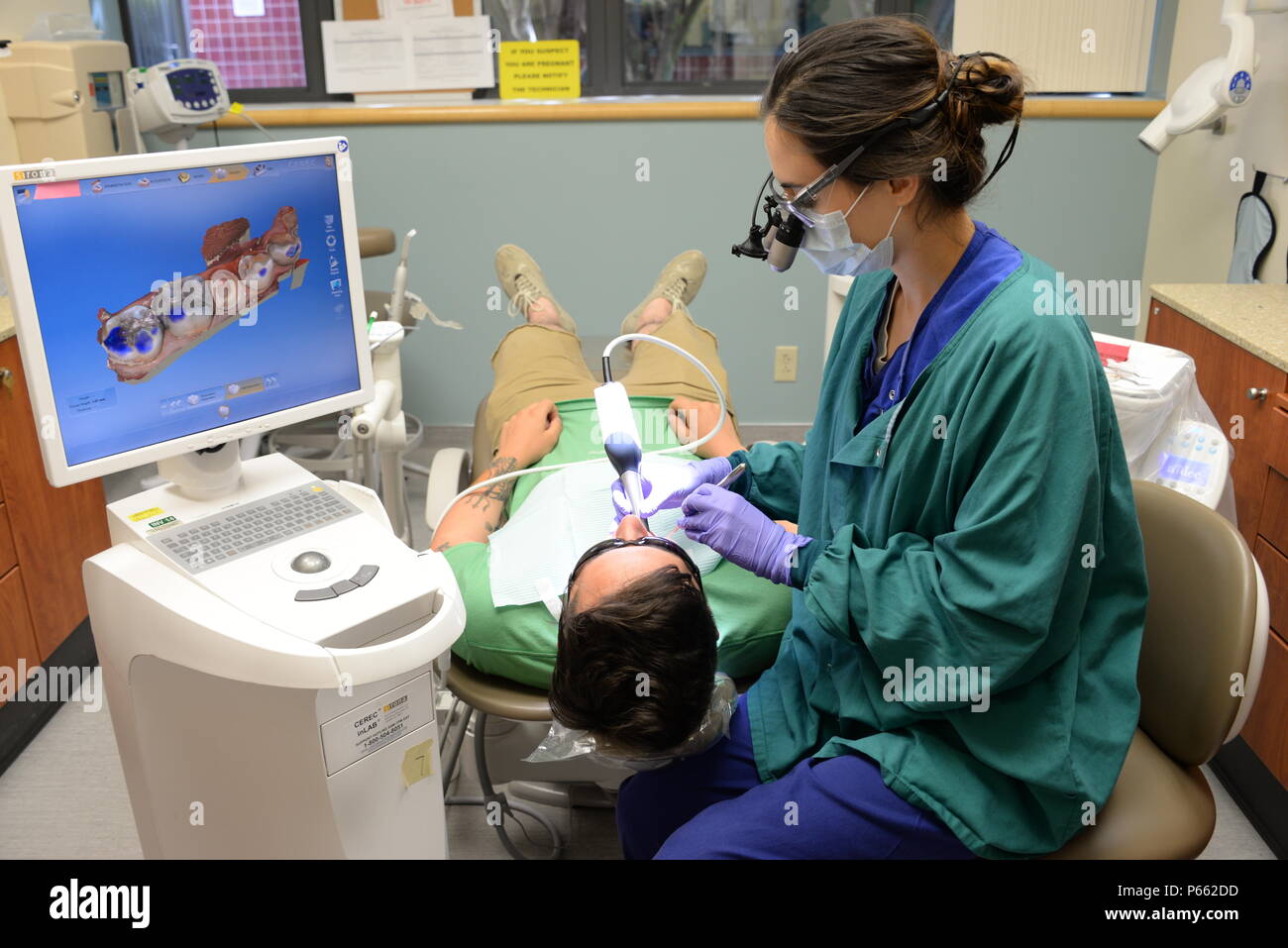 Behandelter zahn -Fotos und -Bildmaterial in hoher Auflösung - Seite 2 ...