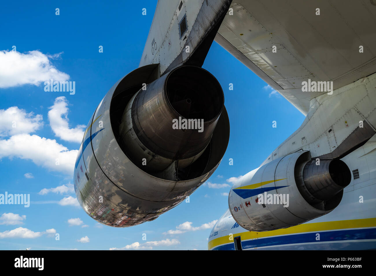 Turbofans Fortschritte D-18T der Strategischen airliner Antonov An-225 ...