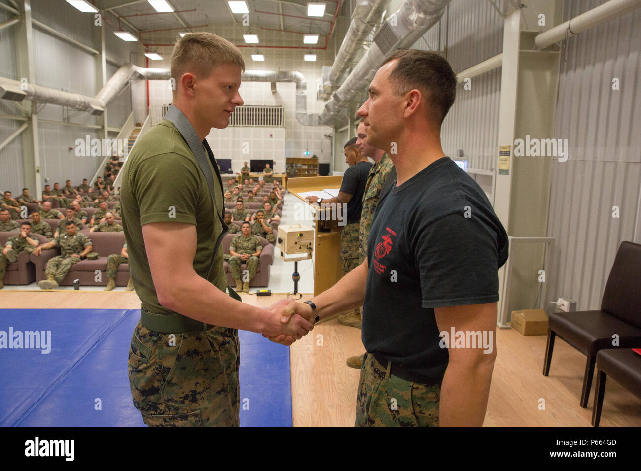 Us Marine Corps Cpl. Jäger R. Scott, ein Beobachter mit Schwarzen Meer ...